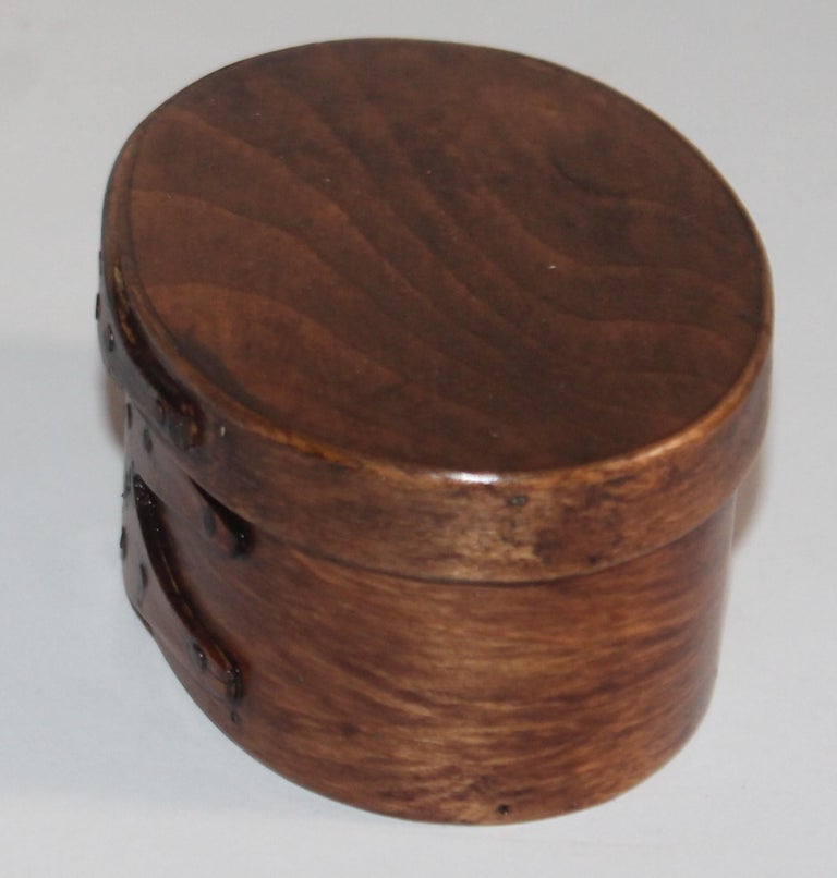 Shaker Pantry Box, 19th Century Small For Sale at 1stDibs