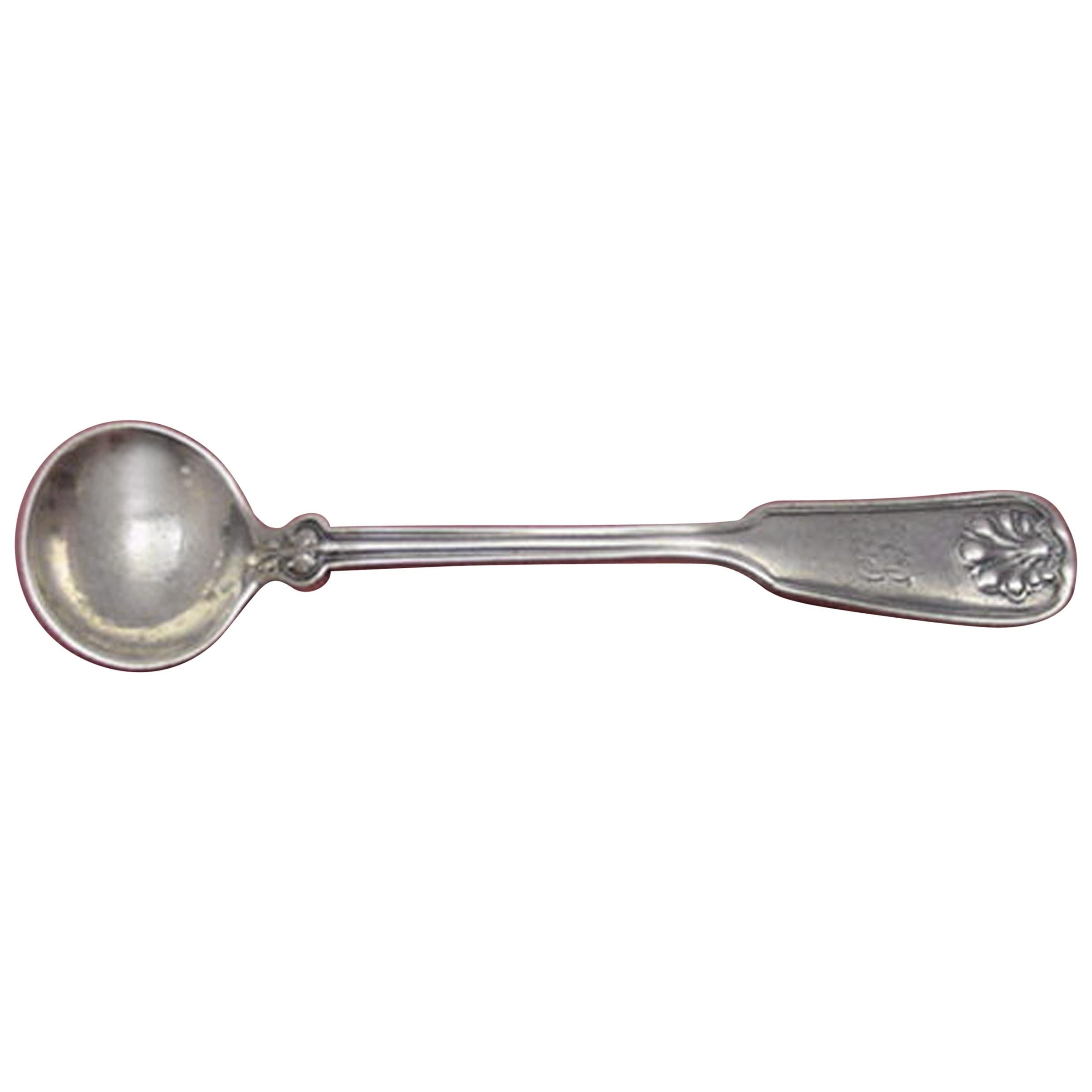 Vintage Shell Style Sterling Silver Salt Spoon For Sale at 1stDibs
