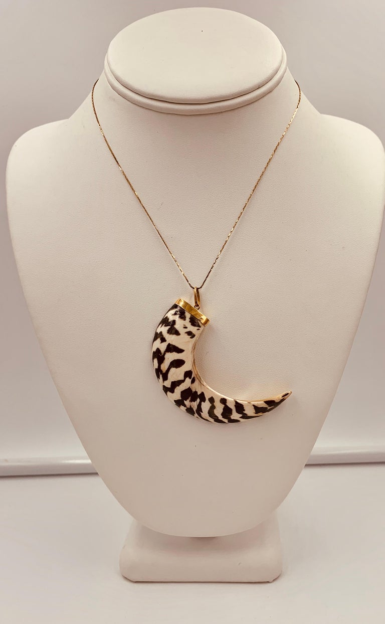 Shell Claw Motif Pendant 18 Karat Gold from Estate of Writer Jackie ...