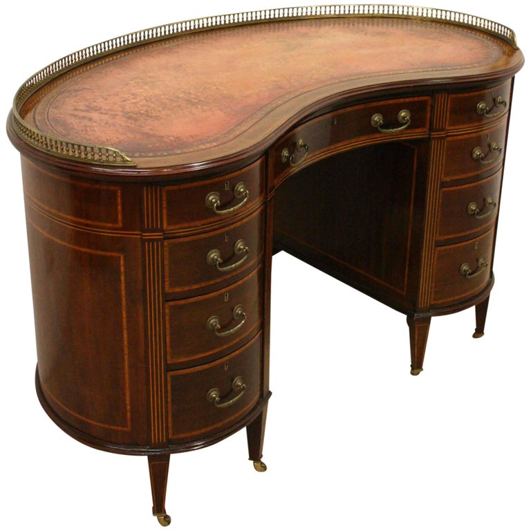 Sheraton Style Kidney Shaped Mahogany Inlaid Desk For Sale at 1stDibs