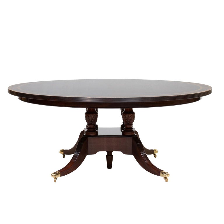 Sheraton Style Round Dining Table at 1stDibs
