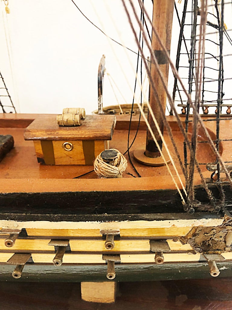 Ship's Model "Spanish Fragata Espanola/Ano 1780" in Acrylic case For ...