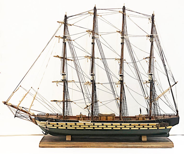 Ship's Model Spanish Fragata Espanola/Ano 1780 in Acrylic Case For Sale ...