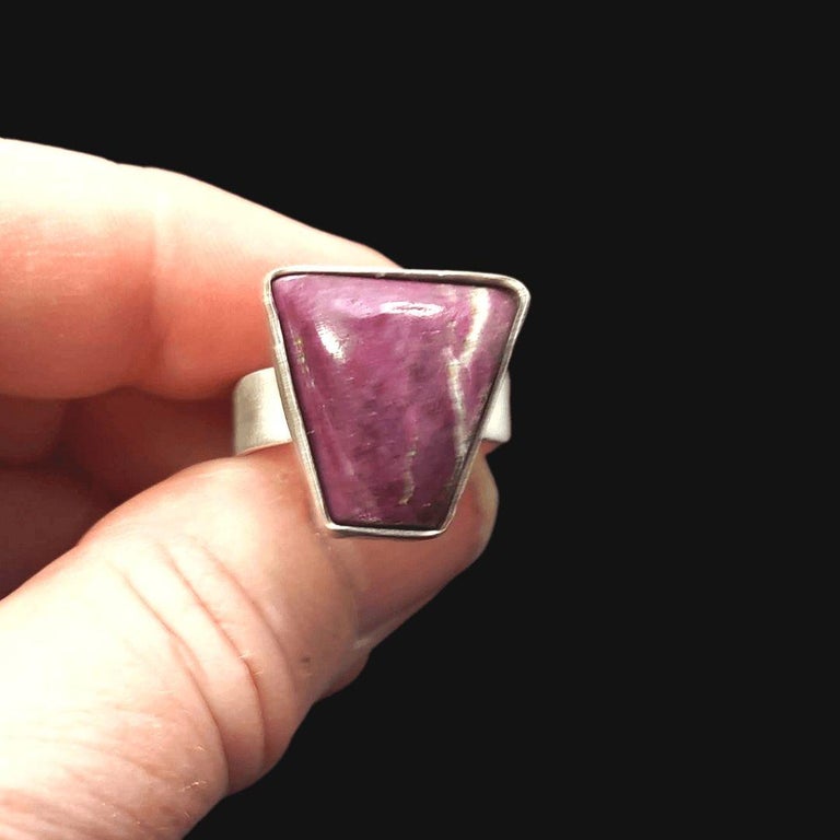 Show Off Your Style with This Contemporary Magenta Gemstone Ring For ...