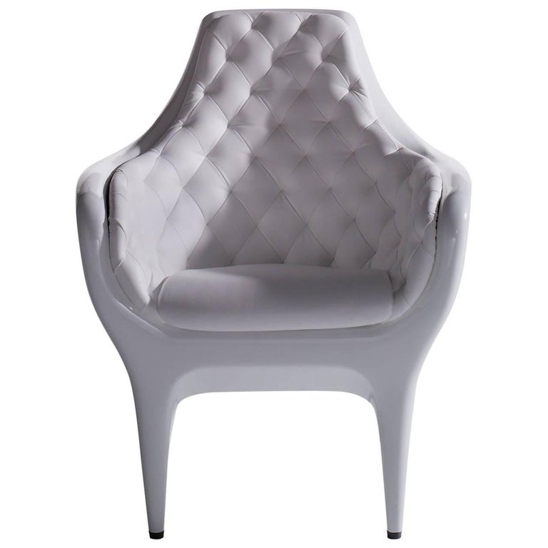 Armchair in white lacquer and white capitone leather by Jaime Hayon For ...
