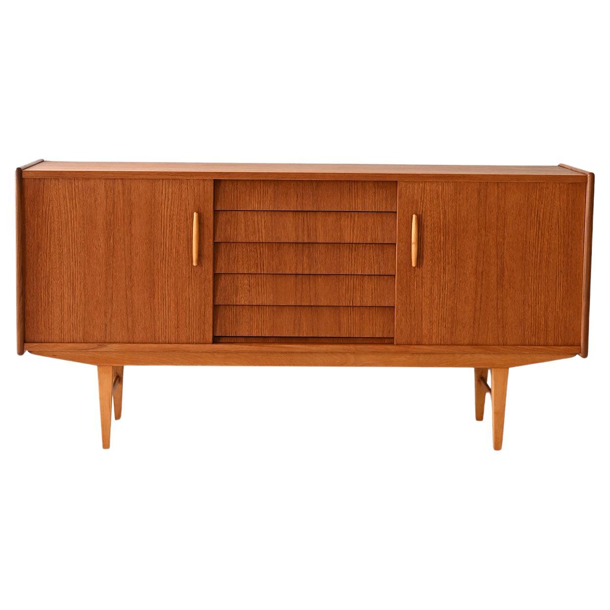 Scandinavian sidebaord with central drawers For Sale at 1stDibs