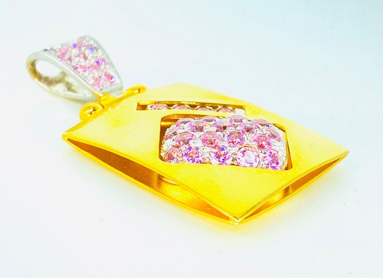 Sidra Abstract 3D Design 18k Gold Pendant For Sale at 1stDibs