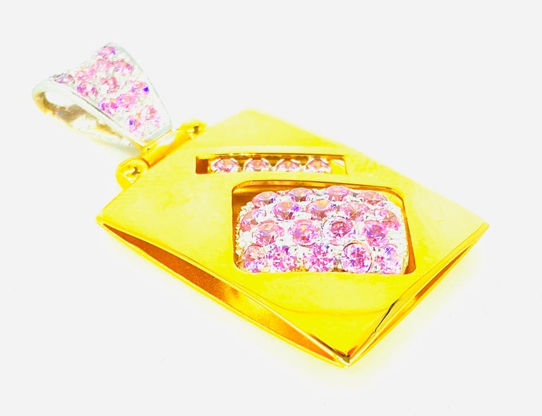 Sidra Abstract 3D Design 18k Gold Pendant For Sale at 1stDibs