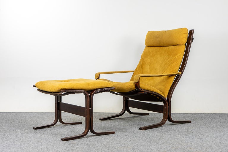 Siesta-Loungesessel + Fußhocker von Ingmar Relling im Angebot bei 1stDibs