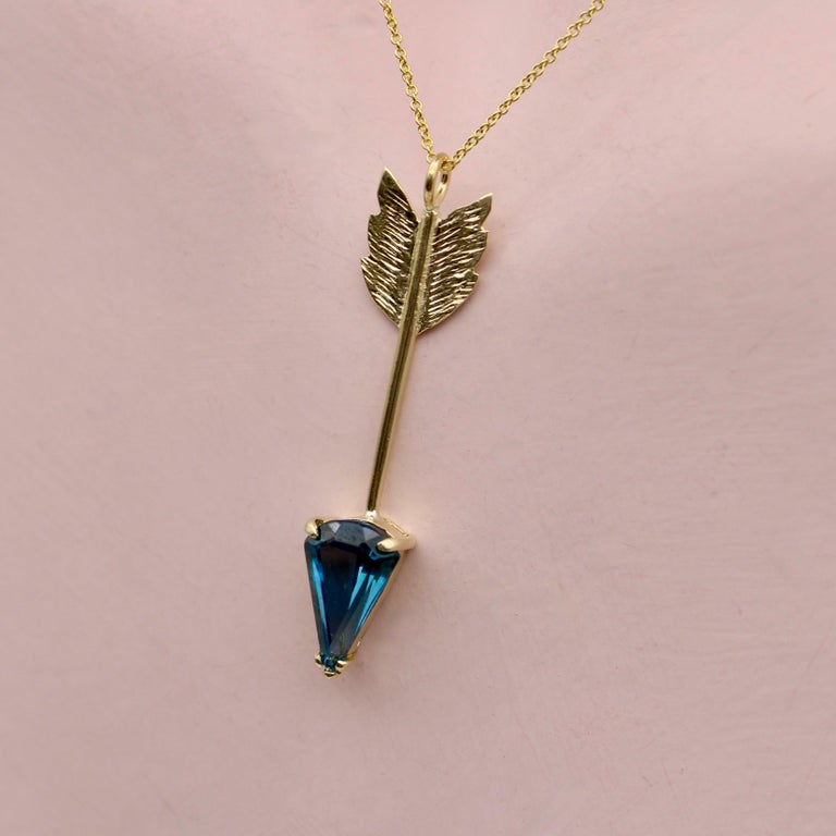 Signature 14K Gold London Blue Topaz Arrow Pendant For Sale at 1stDibs