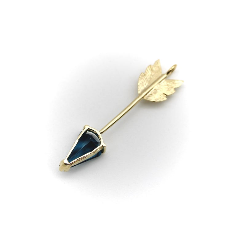 Signature 14K Gold London Blue Topaz Arrow Pendant For Sale at 1stDibs