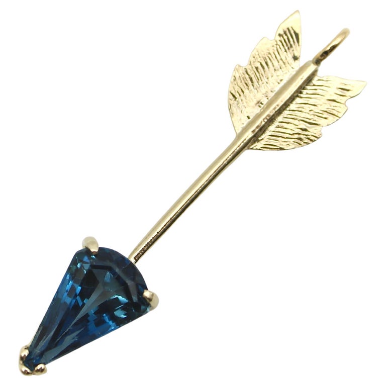 Signature 14K Gold London Blue Topaz Arrow Pendant For Sale at 1stDibs