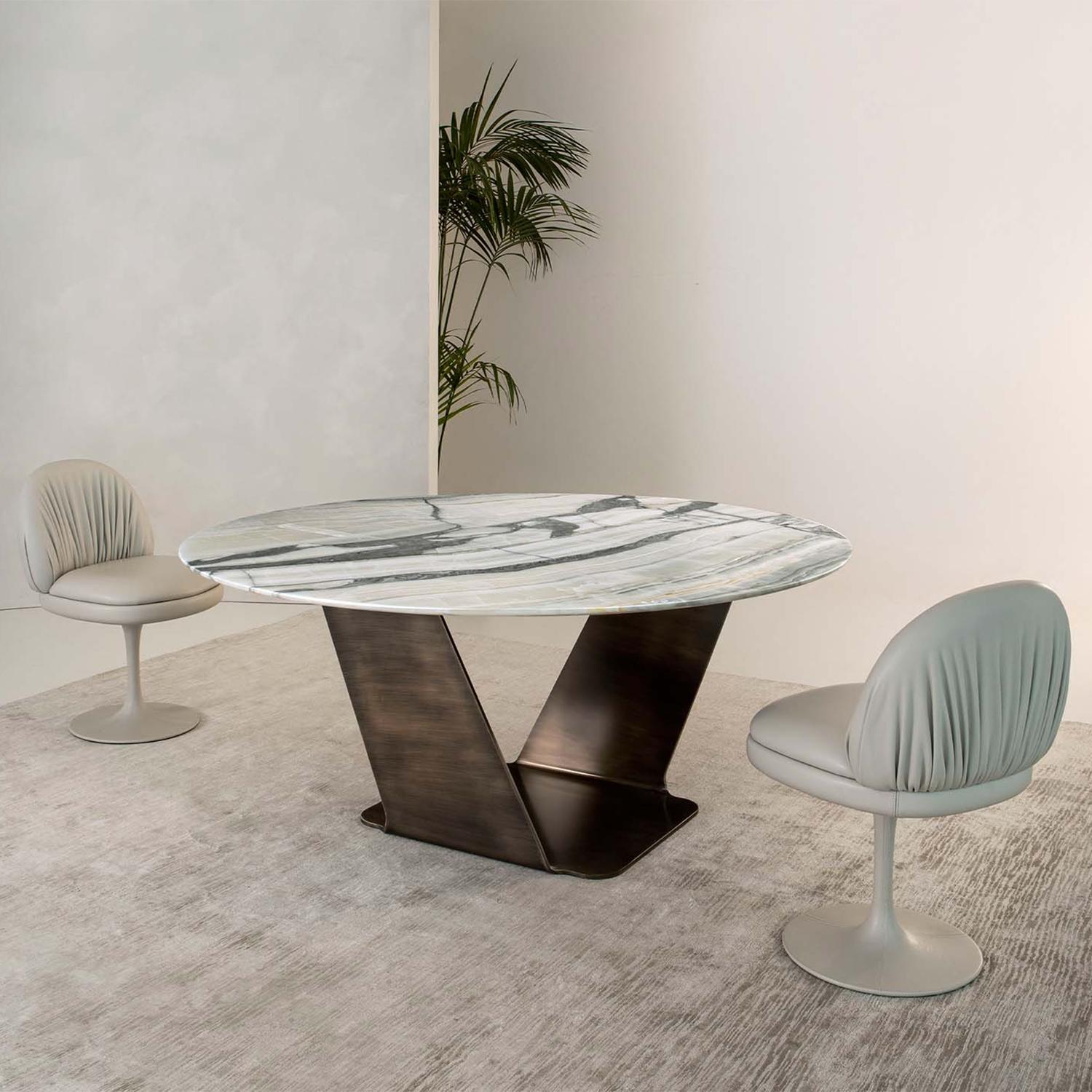 Signature Round Table For Sale at 1stDibs