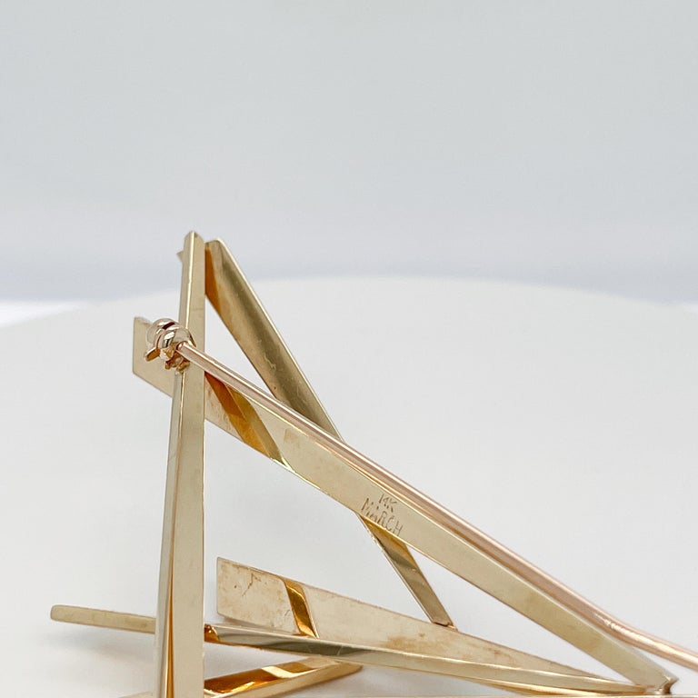 Signed Charlie March Modernist 14 Karat Gold Brooch For Sale at 1stDibs