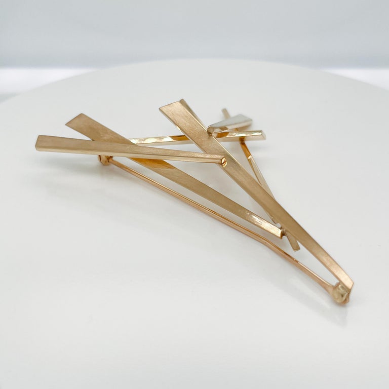 Signed Charlie March Modernist 14 Karat Gold Brooch For Sale at 1stDibs