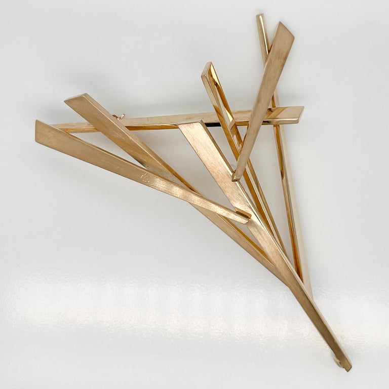 Signed Charlie March Modernist 14 Karat Gold Brooch For Sale at 1stDibs