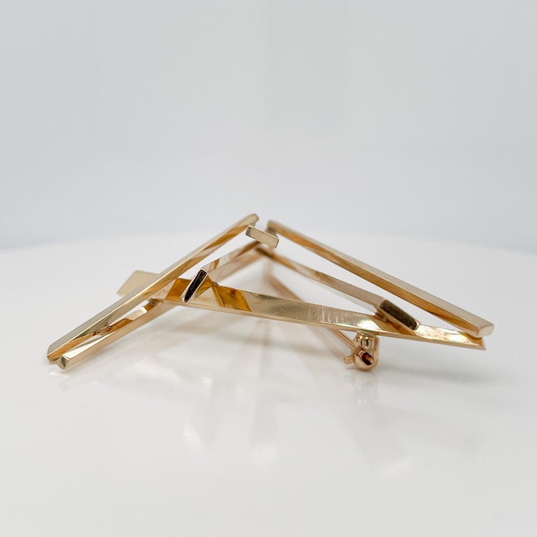 Signed Charlie March Modernist 14 Karat Gold Brooch For Sale at 1stDibs