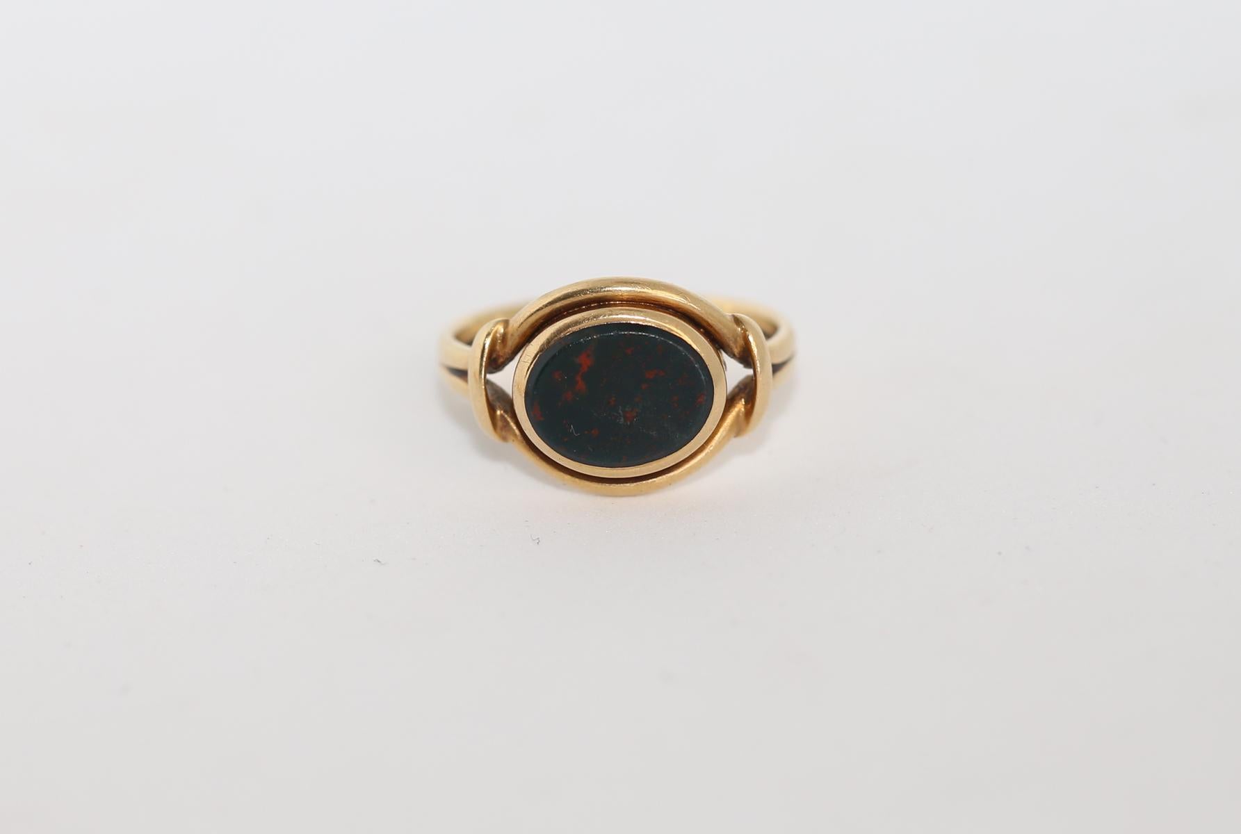 Signet Bloodstone Yellow Gold Ring Unsigned, 1900 For Sale at 1stDibs