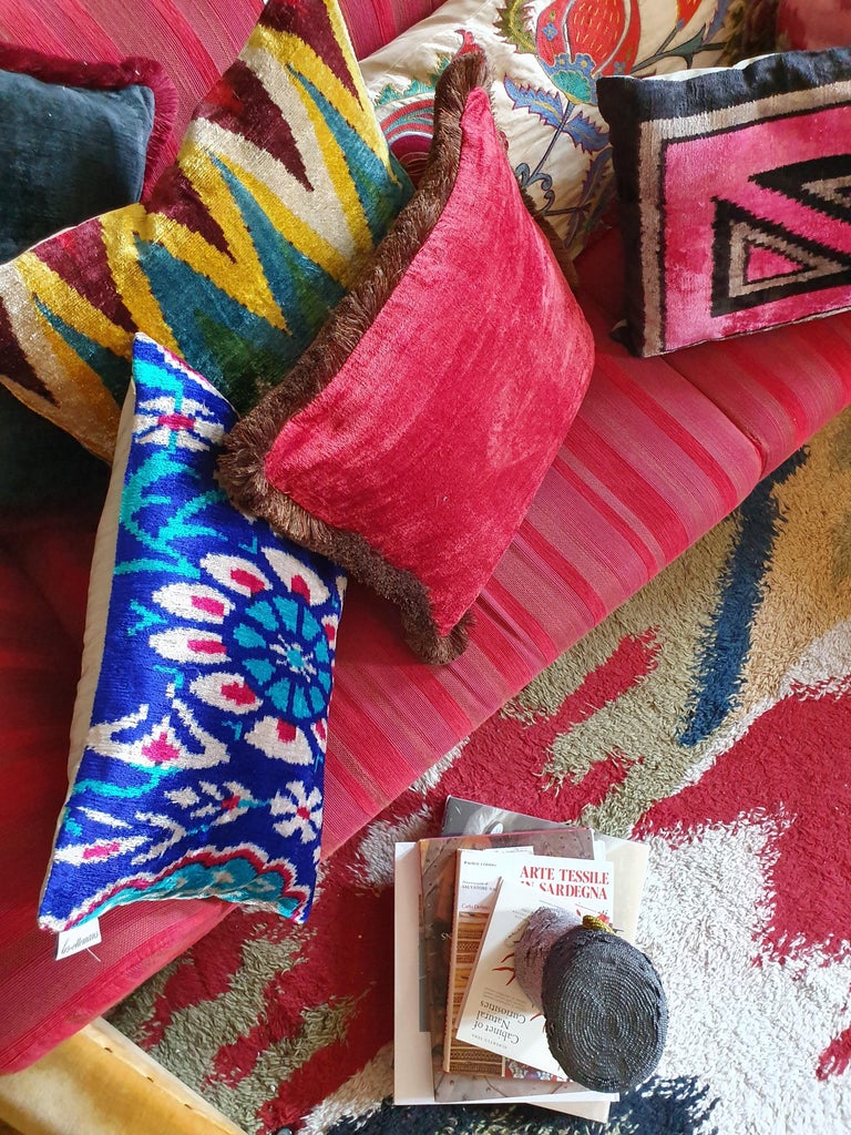 Silk Velvet Blue Flower Cushion For Sale at 1stDibs