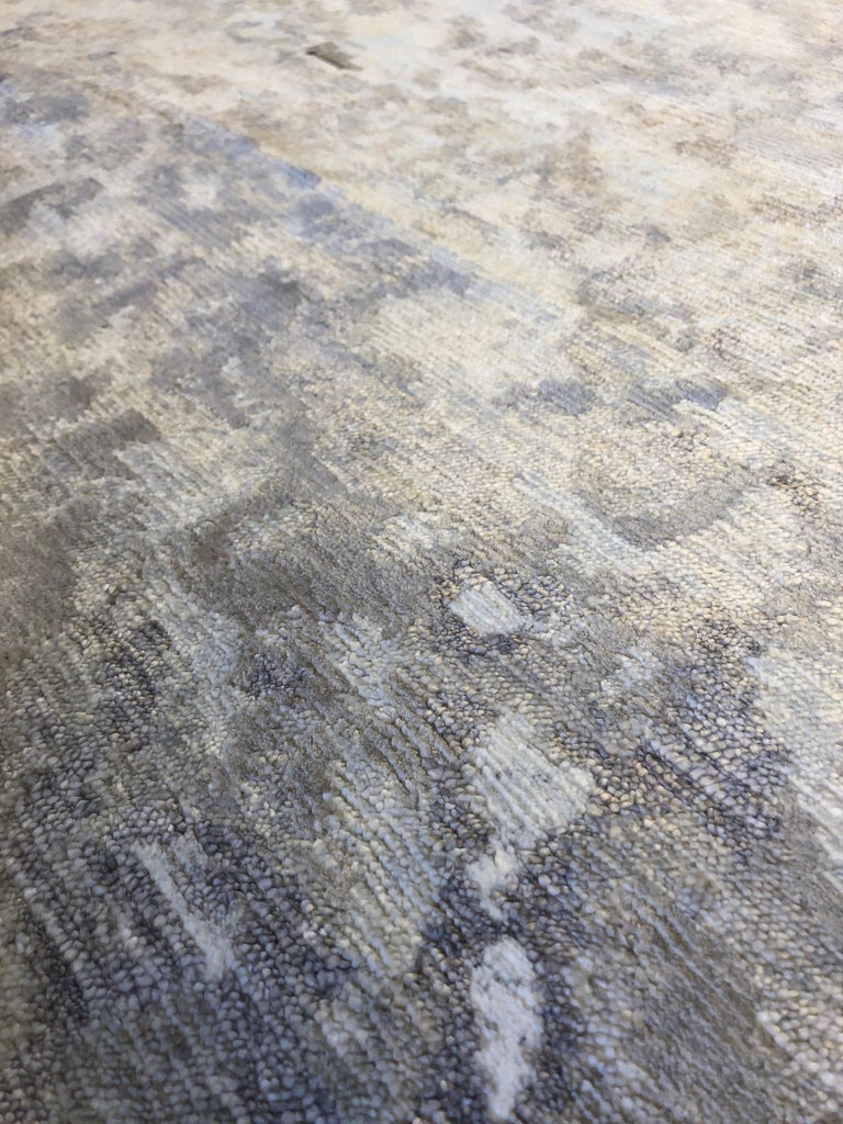 Silver and Ivory Abstract Area Rug For Sale at 1stDibs