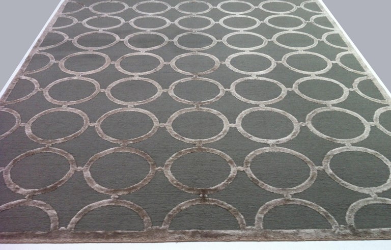 Silver Circles Loop and Cut Rug For Sale at 1stDibs