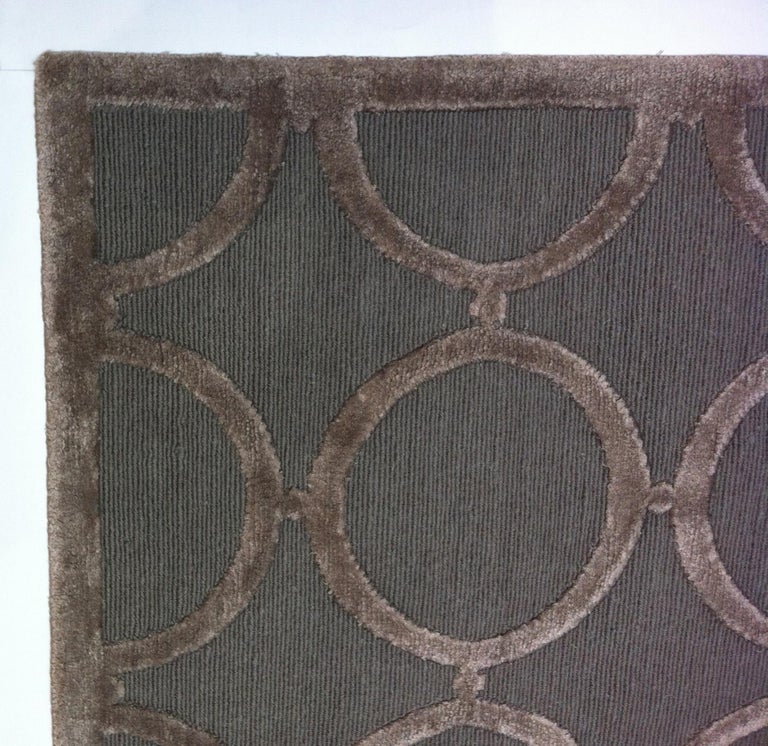 Silver Circles Loop and Cut Rug For Sale at 1stDibs