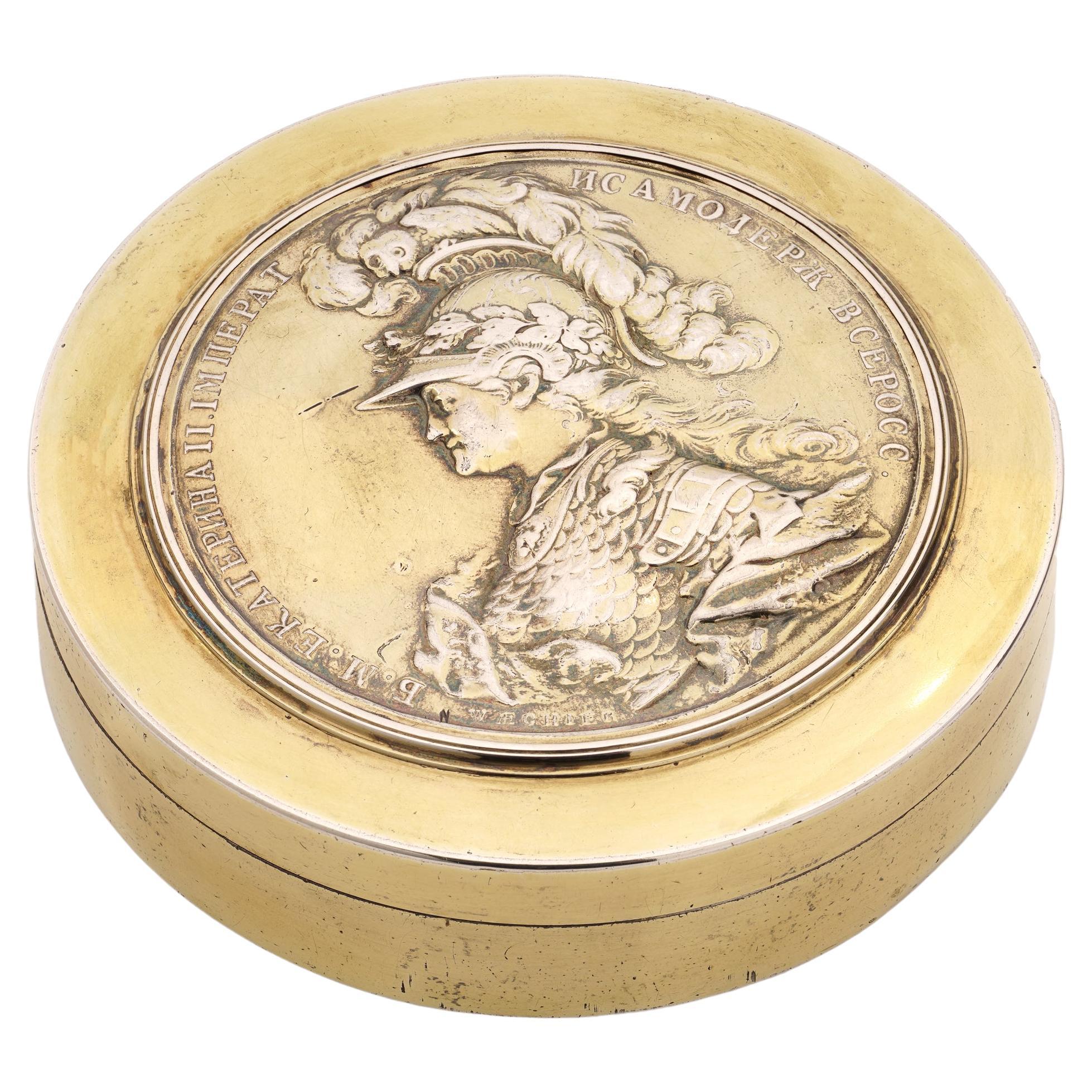 Silver - gilt box with Catherine the Great For Sale at 1stDibs