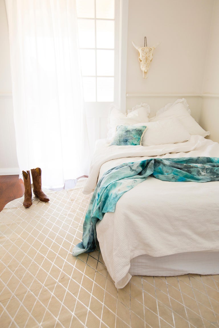 Silver Metallic Diamond Pattern Cream Cowhide Rug, Large For Sale at ...