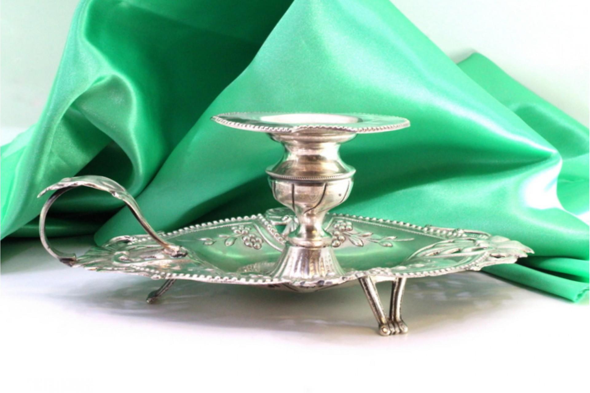 Silver paddle with pearly and shell-shaped reliefs For Sale at 1stDibs