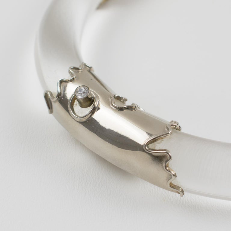 Silvered Metal and Lucite Futuristic Collar Necklace For Sale at 1stDibs