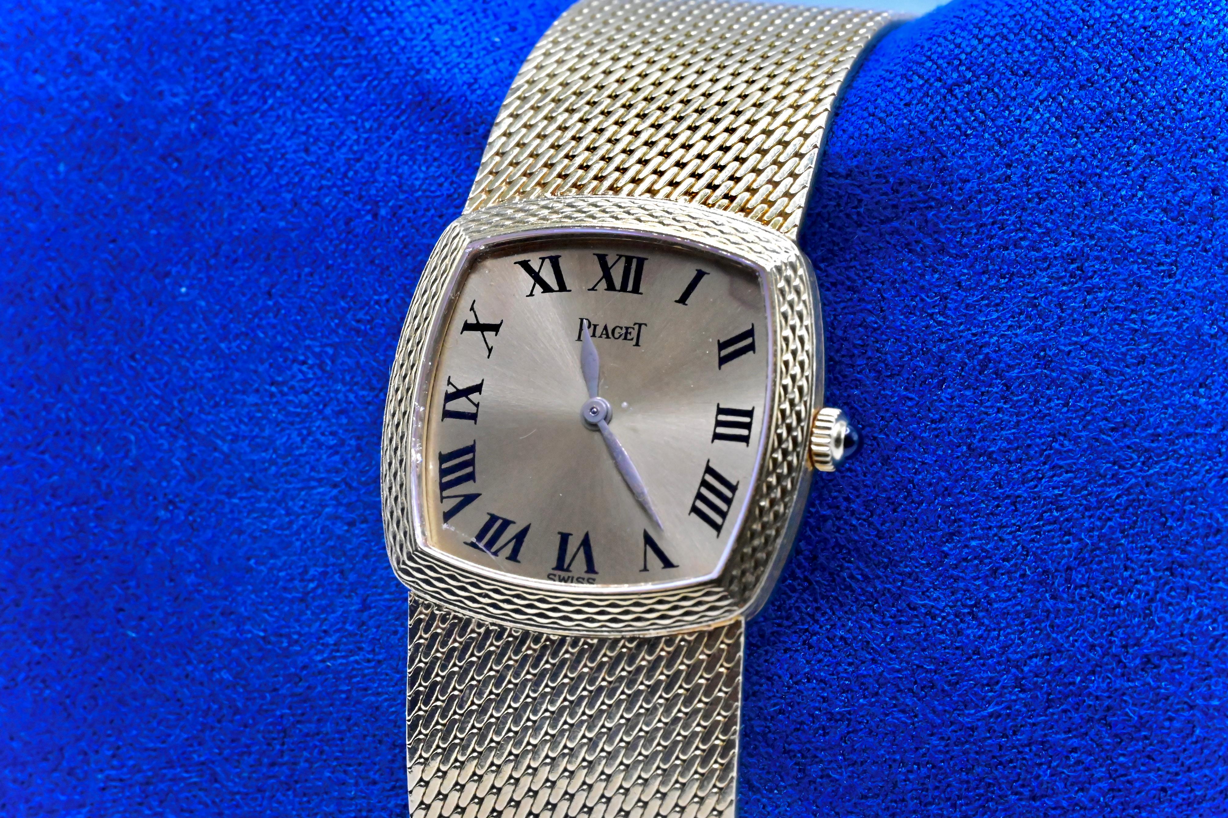 Simplistic 18k Gold Piaget Ladies Wristwatch 9231 B11 at 1stDibs ...