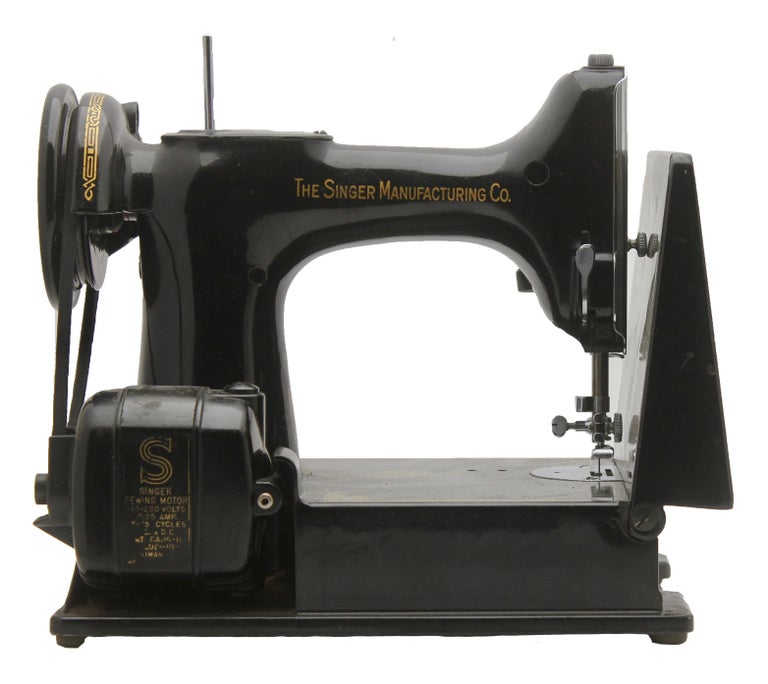 Singer Featherweight Model 221 Was Made Exclusively at the Company‘s ...