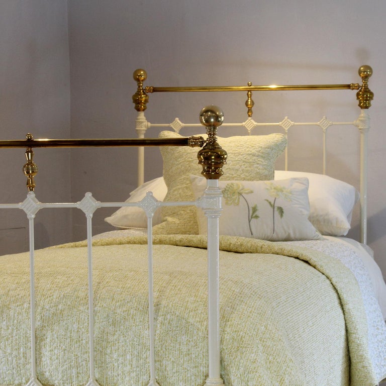 Single Cream Antique Bed MS58 For Sale at 1stDibs