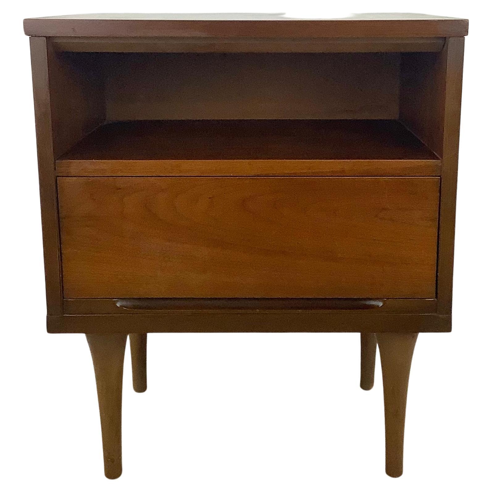 Single Drawer Mid-Century Nightstand For Sale at 1stDibs
