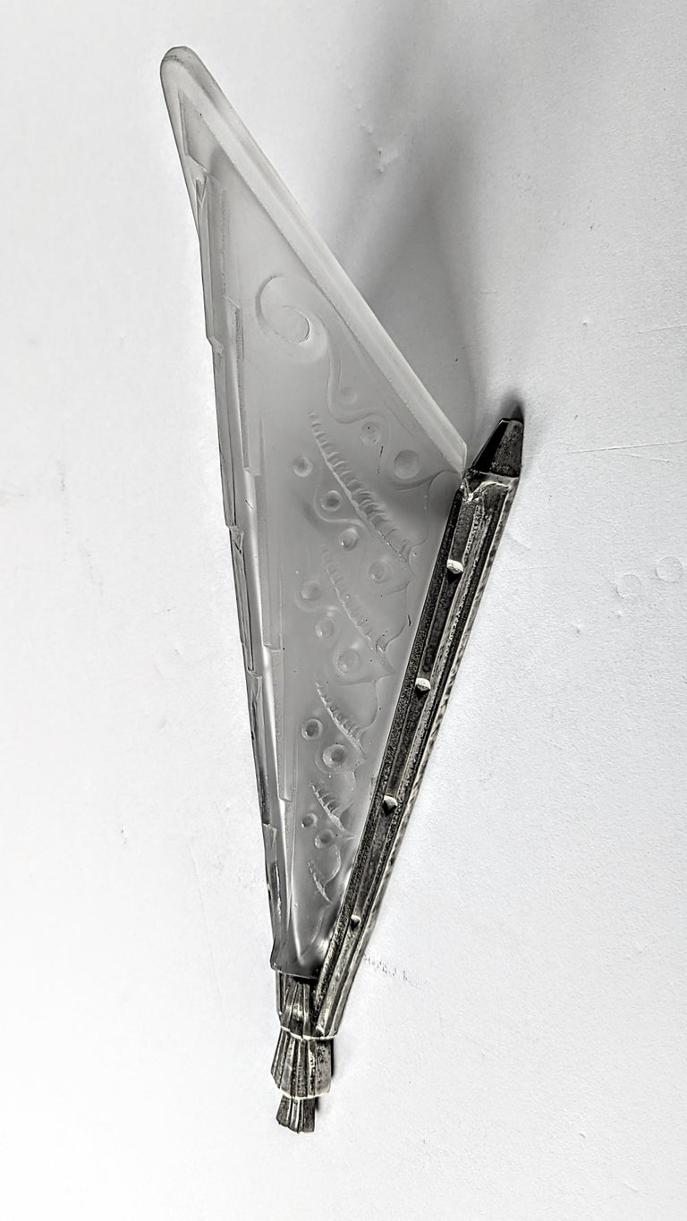 Single French Art Deco Wall Sconce For Sale at 1stDibs
