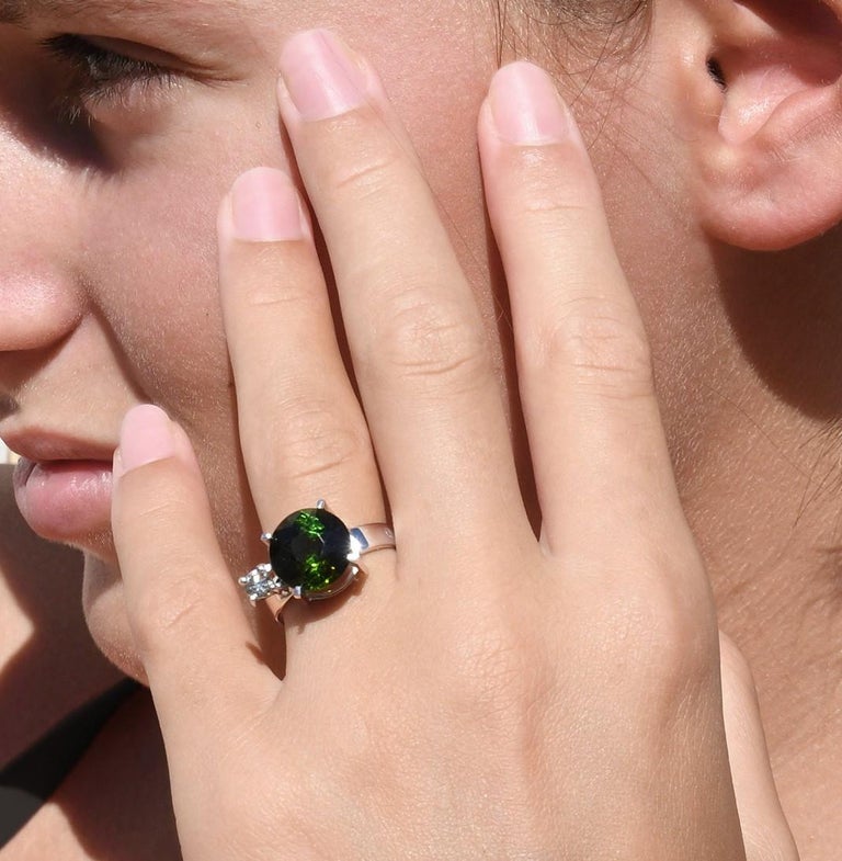 Singularity Ring with 5.20 ct Tourmaline, 0.23 ct Diamond on 18k White Gold For Sale at 1stDibs