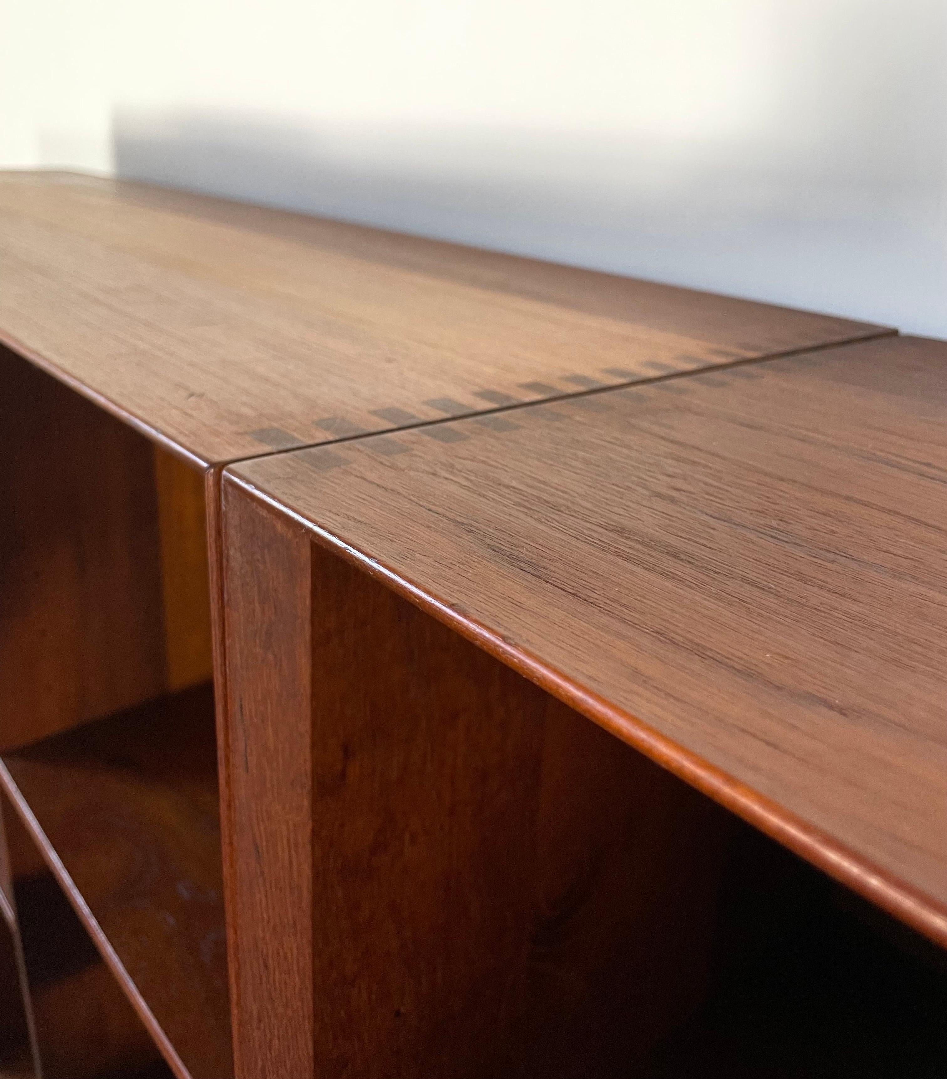 Skandinavian Teak bookcases by Hvidt and Mølgaard-Nielsen For Sale at ...