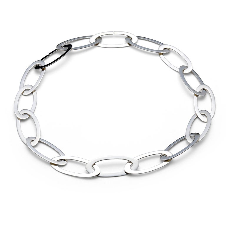Sleek, Contemporary Flat Oval Link 20"/ 23" Necklace For Sale at 1stDibs