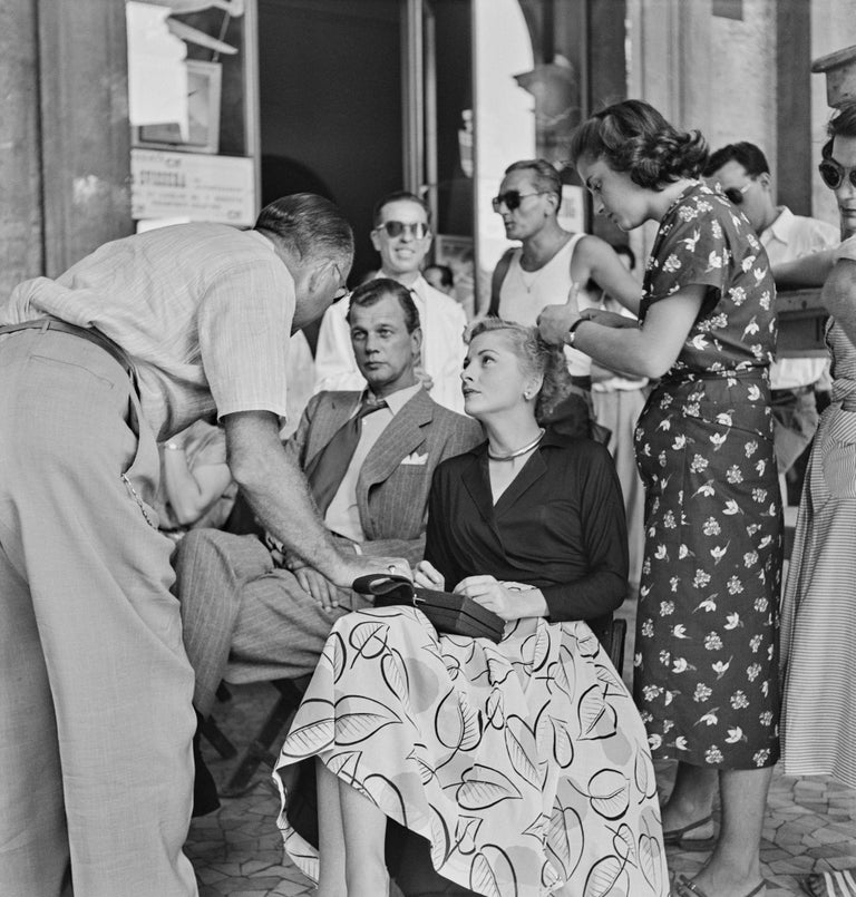 Slim Aarons - Slim Aarons Style 'Liz Pringle Refreshments in Jamaica ...