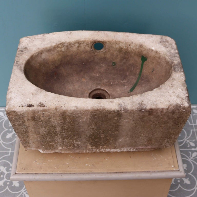 Small 18th Century Antique Marble Basin For Sale at 1stDibs