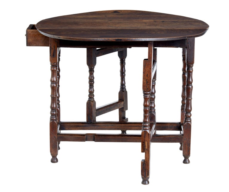 Small 18th Century Georgian Oak Gate Leg Table For Sale at 1stDibs