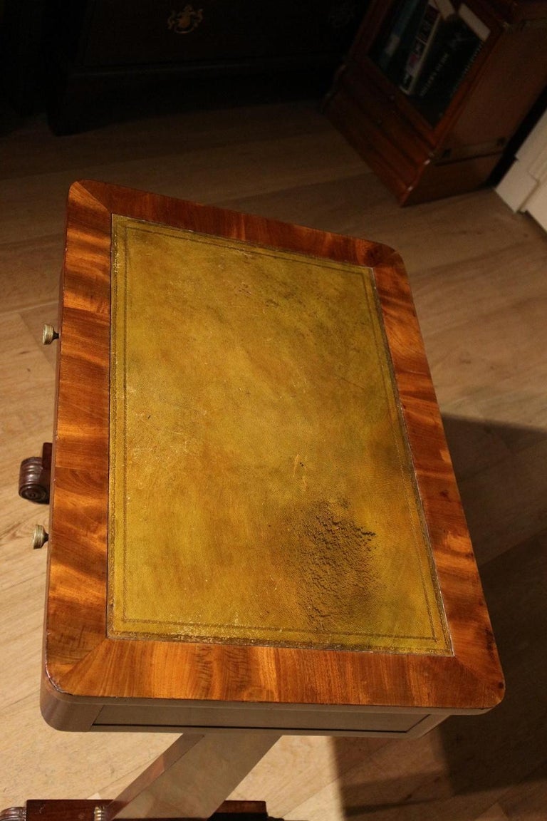 Small 19th Century Gillows Writing Table For Sale at 1stDibs