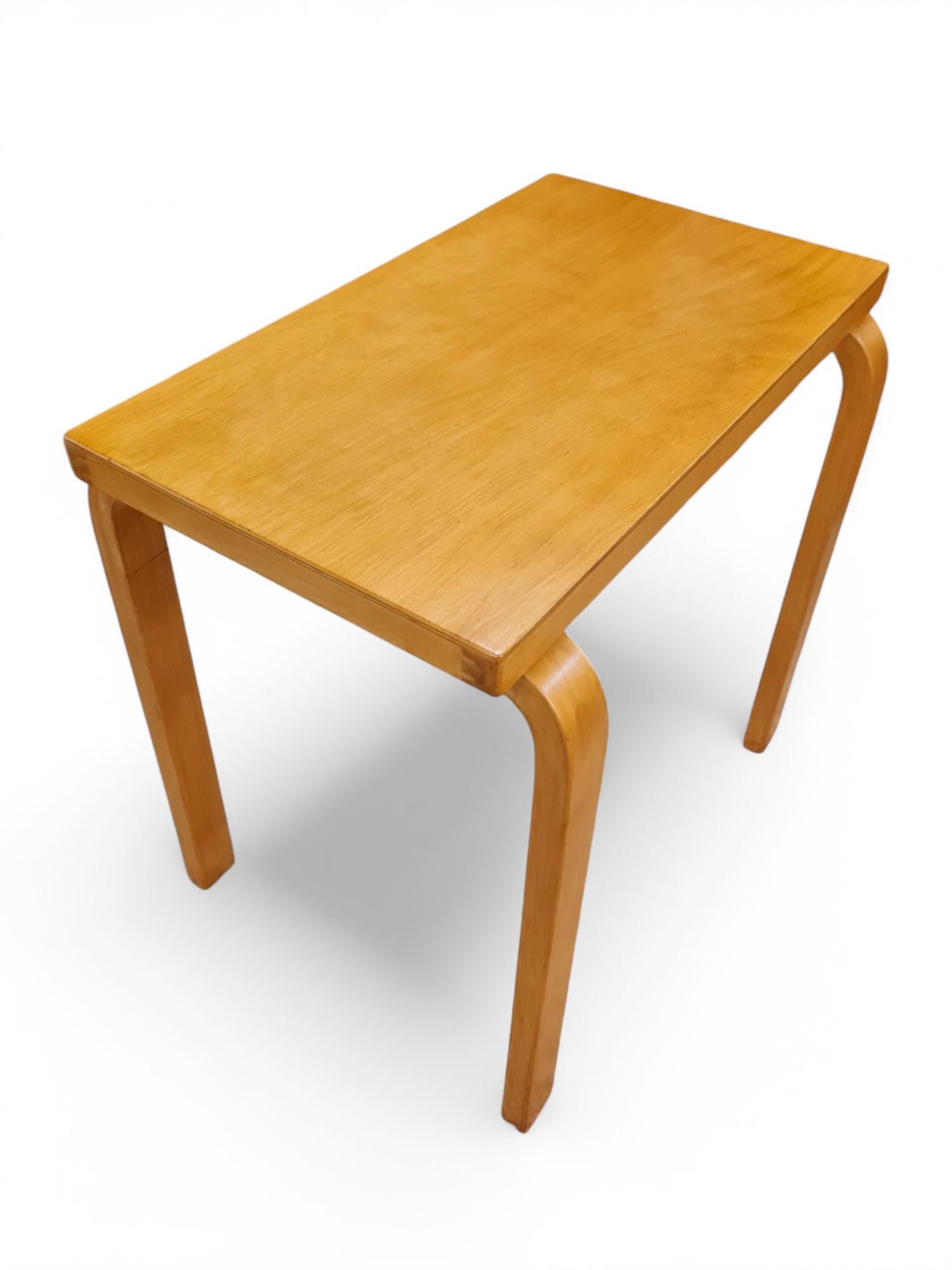 Small Alvar Aalto Side Table Model 86 in Birch for Artek, 1940s For ...