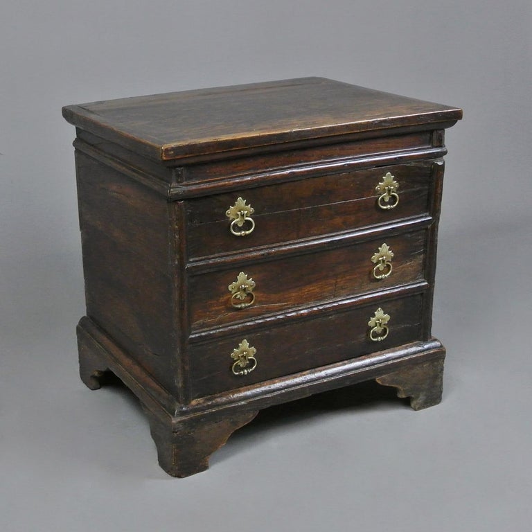Small and Charming George III Elm and Oak Chest For Sale at 1stDibs