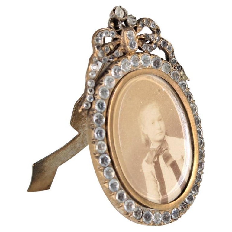Petit cadre photo ancien, laiton, fin du 19ème siècle En vente sur 1stDibs