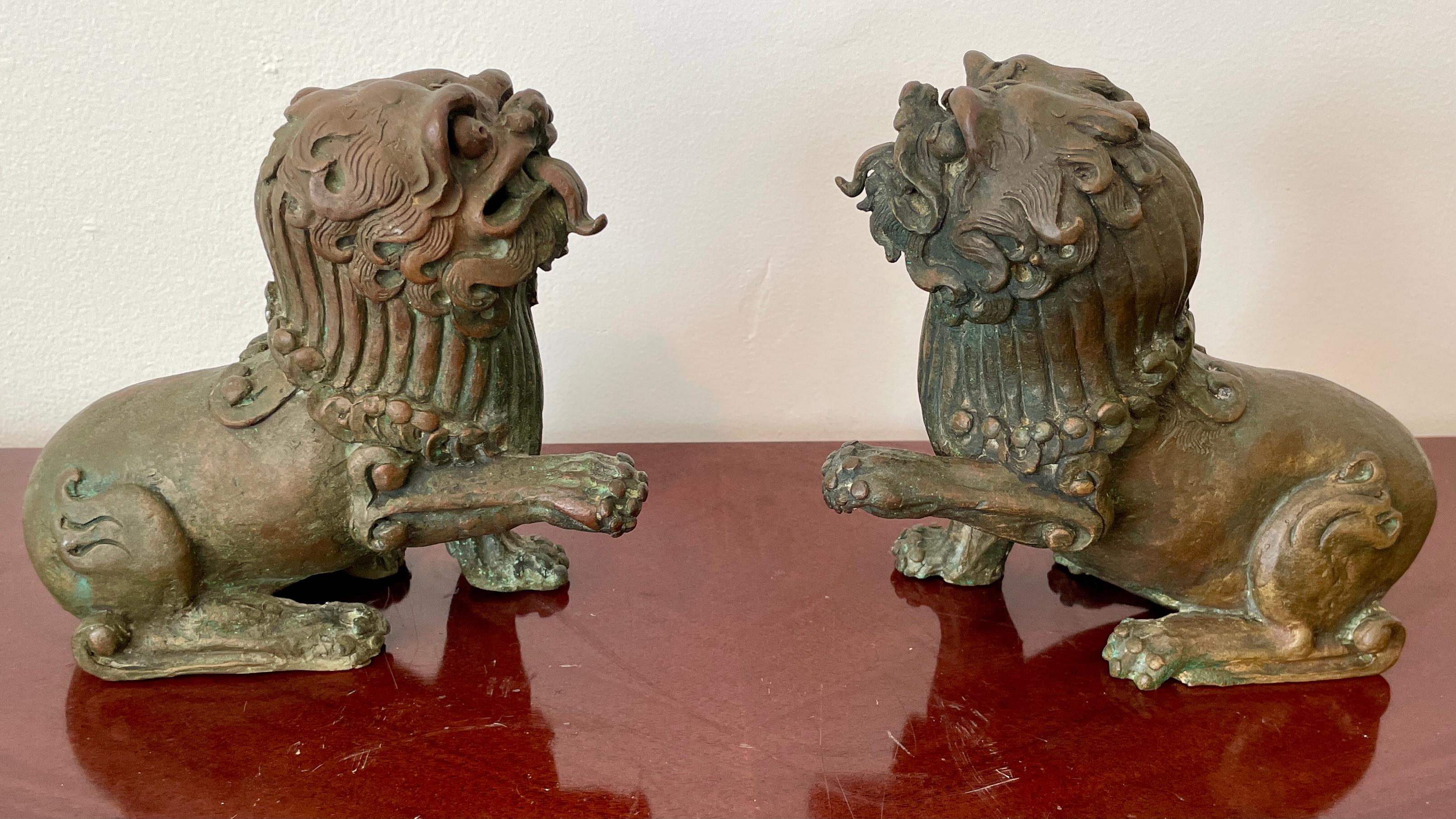 Small Bronze Metal Foo Dogs, a Pair For Sale at 1stDibs