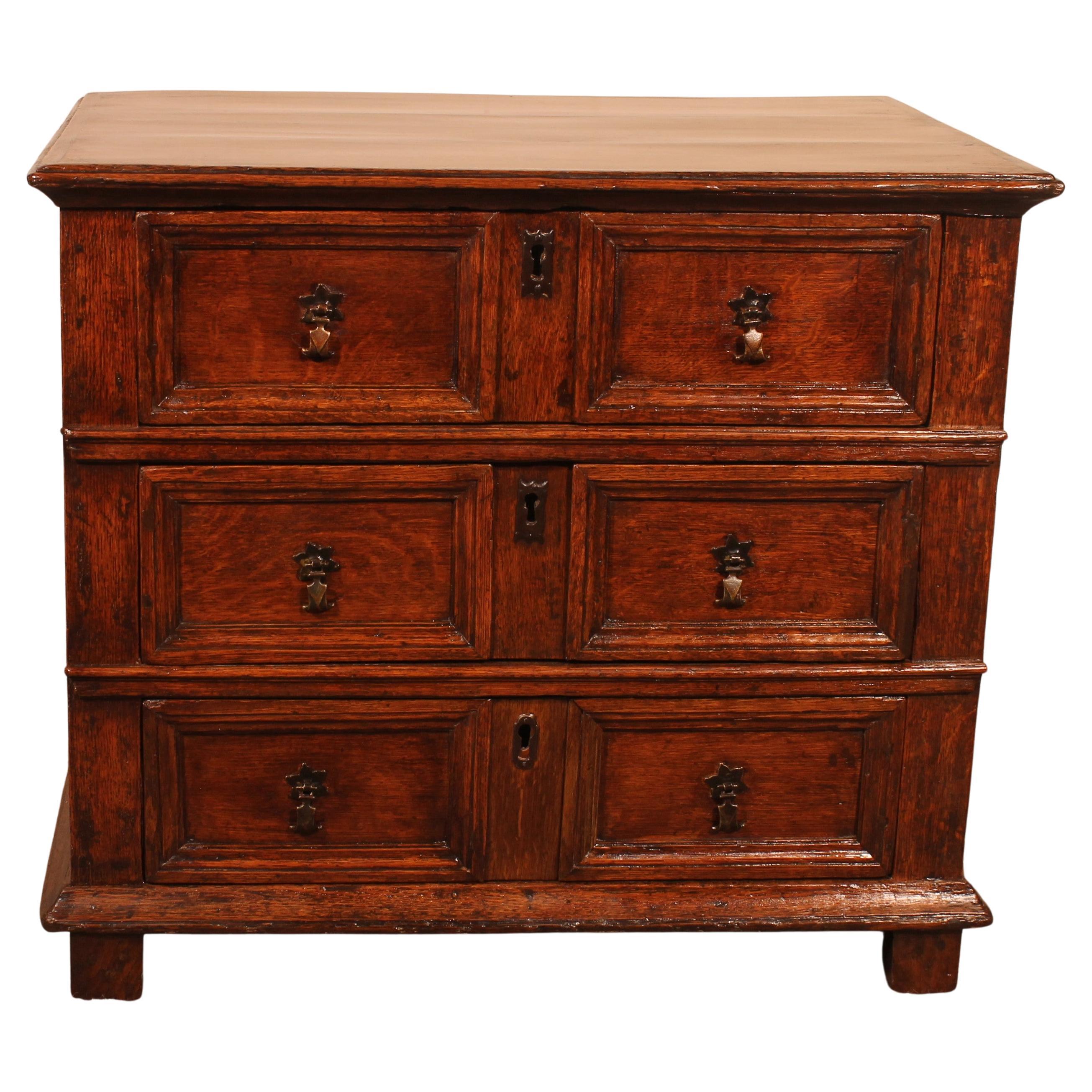 17th Century Oak Chest of Drawers For Sale at 1stDibs