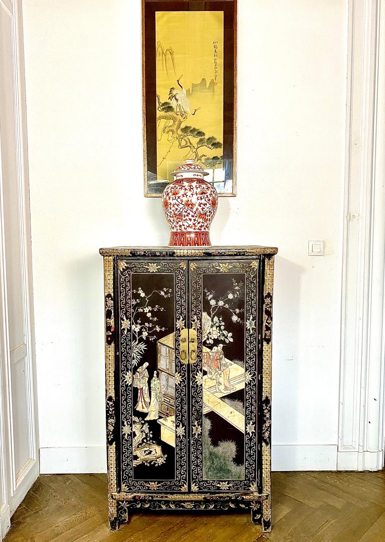 Small Chinese Black Lacquered Wardrobe 19th Century For Sale at 1stDibs