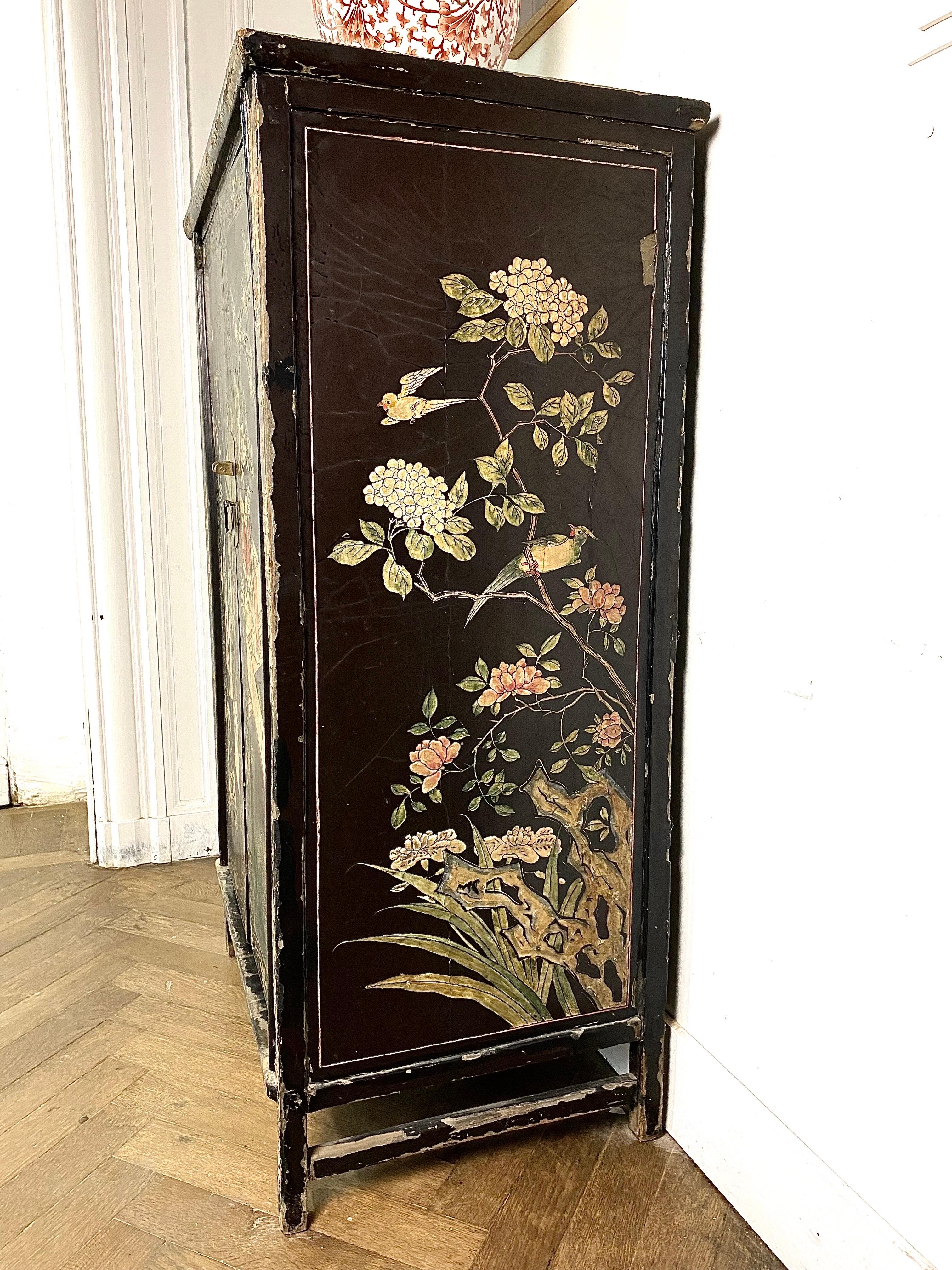 Small Chinese Black Lacquered Wardrobe 19th Century For Sale at 1stDibs