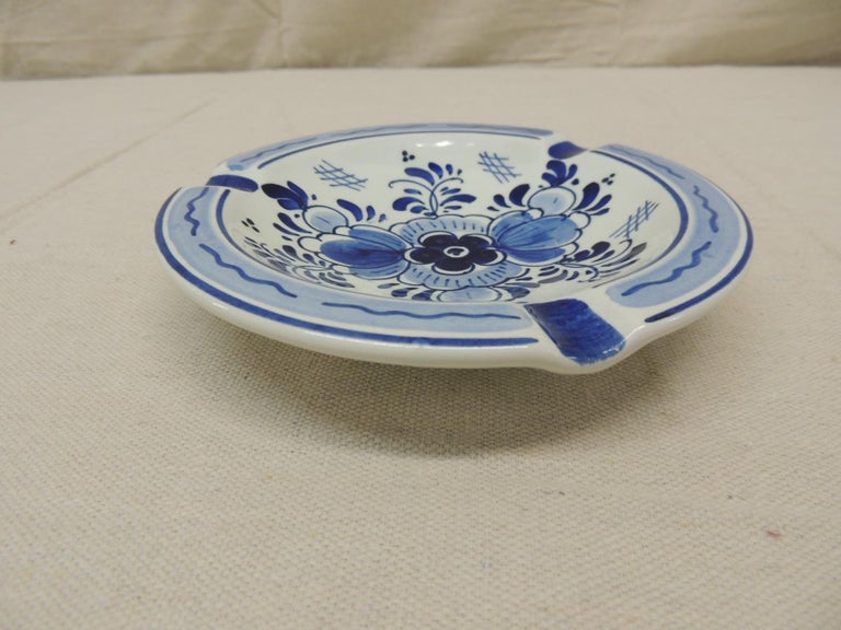 Small Delft Round Blue and White Ashtray For Sale at 1stDibs